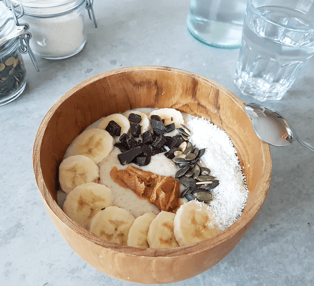 Teff pap met banaan & pindakaas – Eefjesfinest